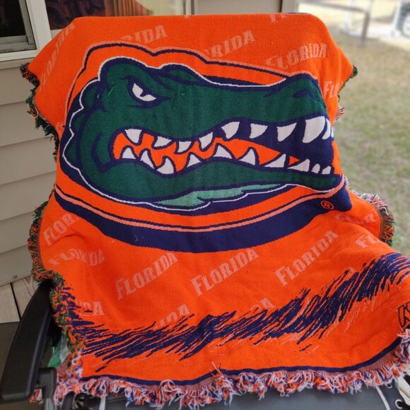 The Northwest Company | Bedding | Vintage The Northwest Company Gator ...